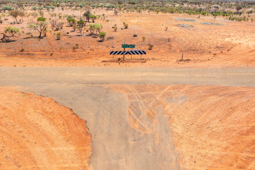 Image of Aerial view of a T intersection in an remote outback location ...
