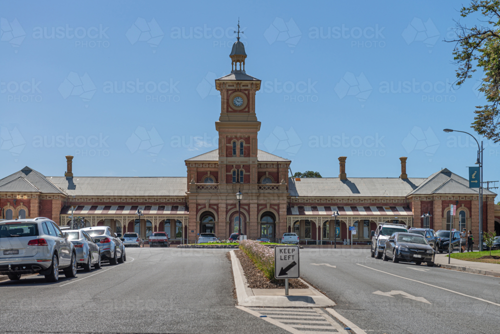 Image of Albury Train Station on sunlit day - Austockphoto