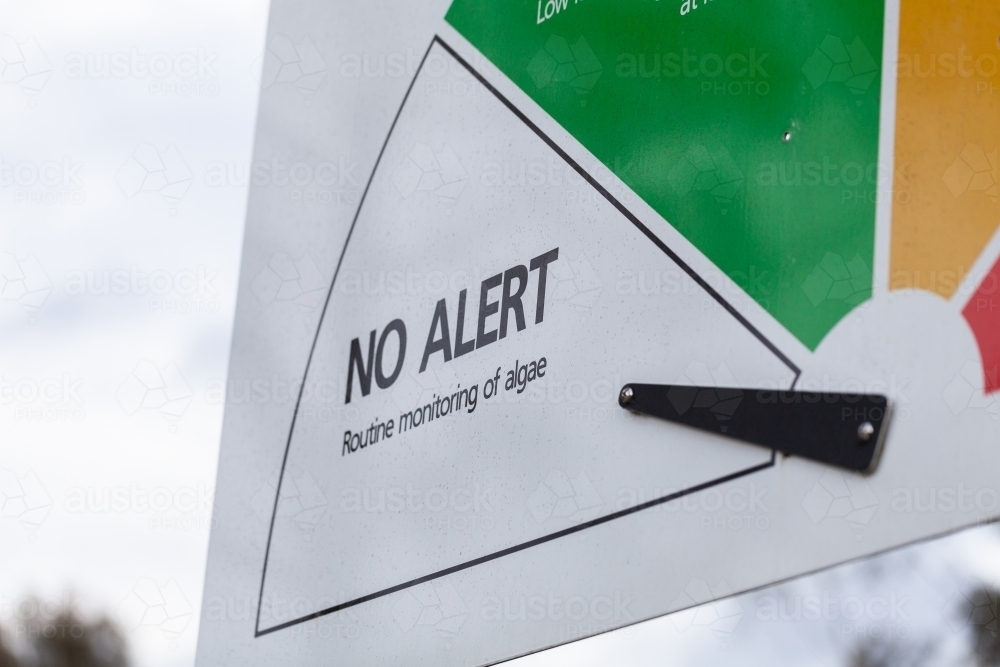 Image of algae alert warning sign on no alert by Lake Wallace ...