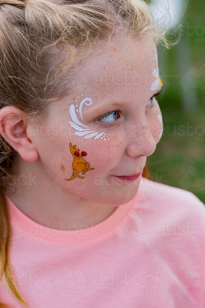 Image of Aussie girl at Australia Day event - Austockphoto