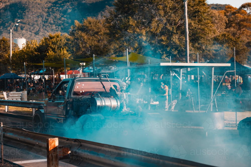 Image of Australia Day long weekend burnout competition at Kandos in ...