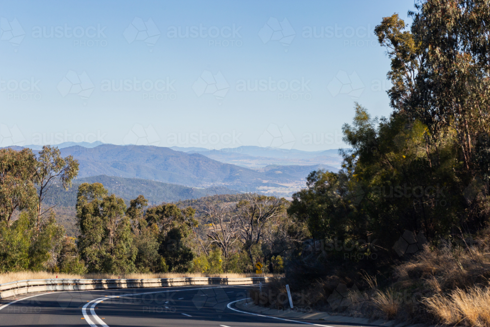 Image of bend in New England Highway road descending from great ...