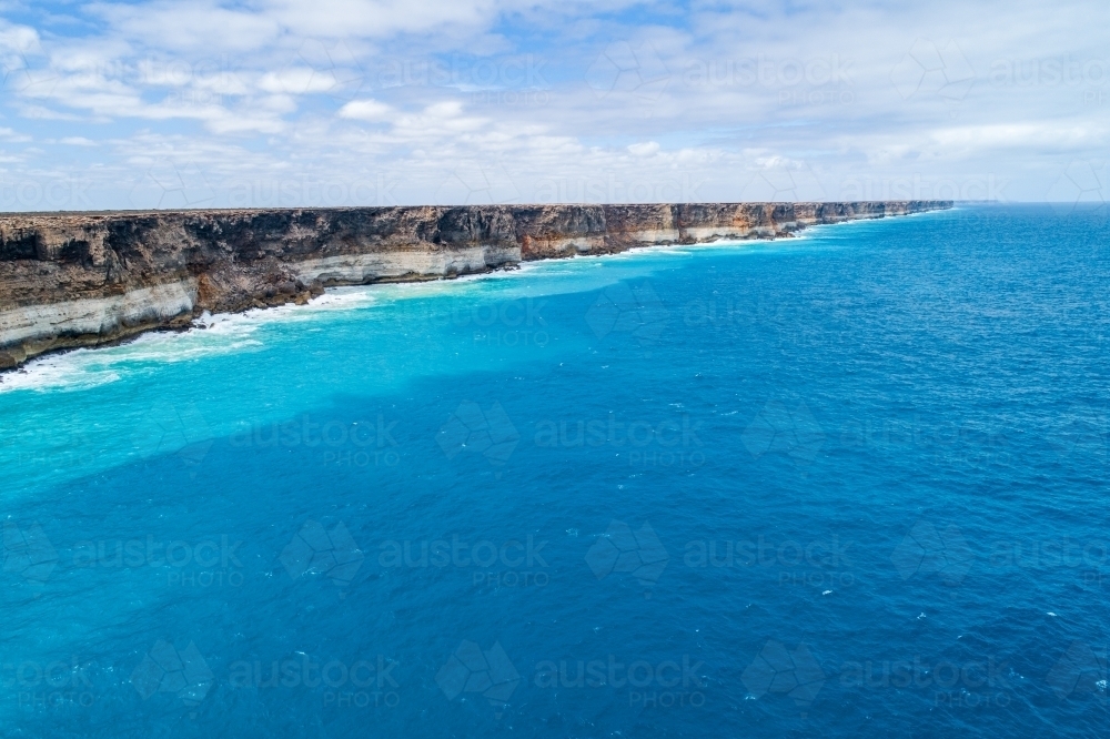 Image of Bunda Cliffs along the Great Australian Bight. - Austockphoto