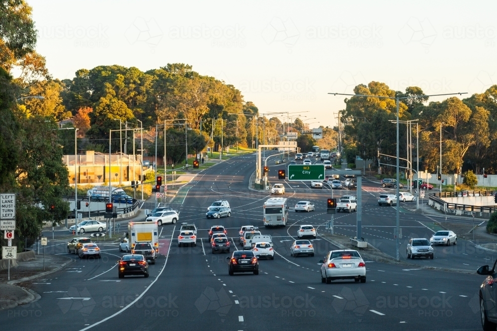 Image of Cars stopped at busy city intersection in Melbourne Victoria ...