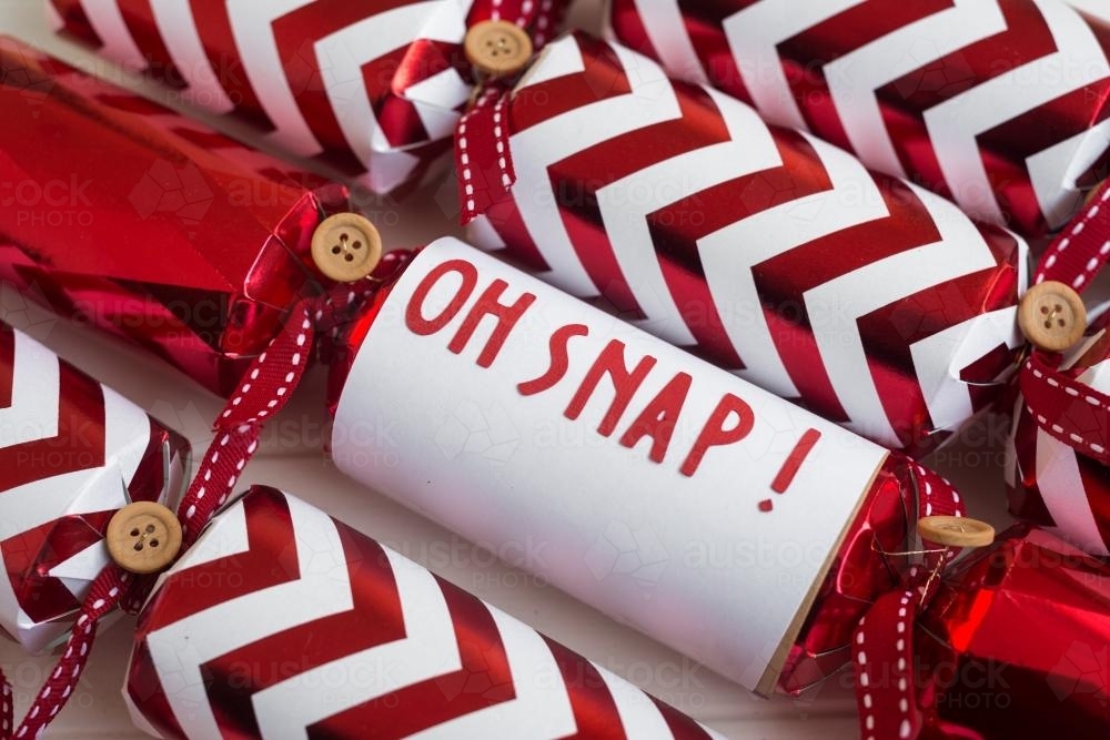 Image of christmas cracker with fun "oh snap" message - Austockphoto