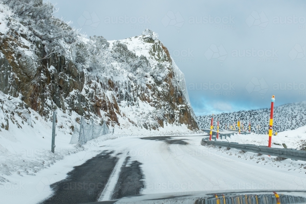 Image of driving on snow covered roads in the Australian Alps ...