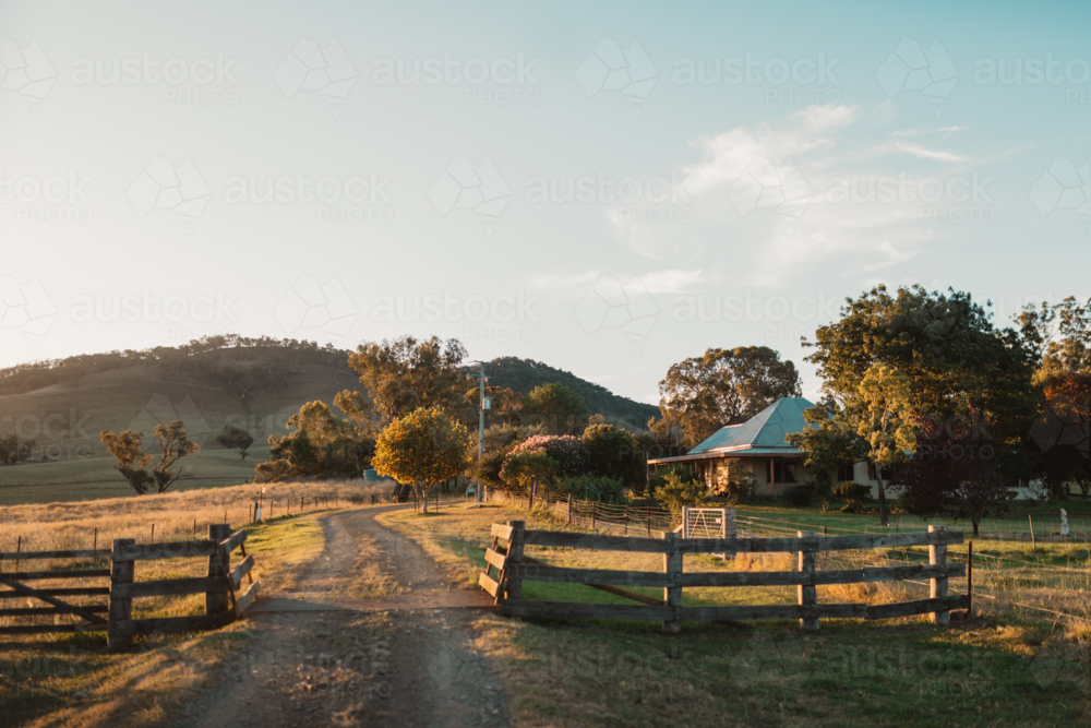 Image of Entrance across cattle grid to homestead in rural Australian ...