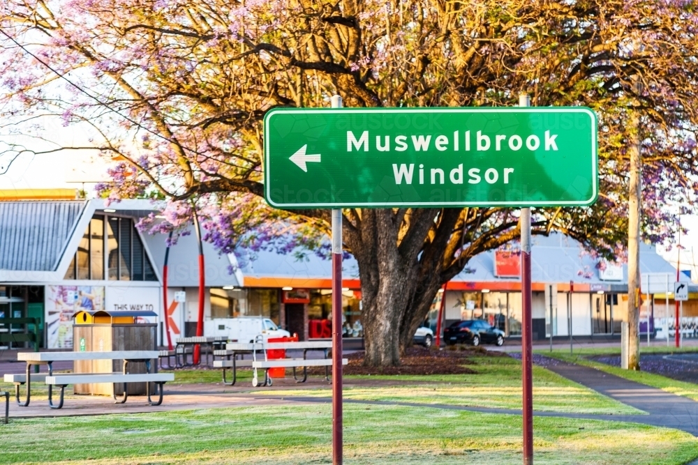 Image of Green road direction sign in Singleton pointing towards ...