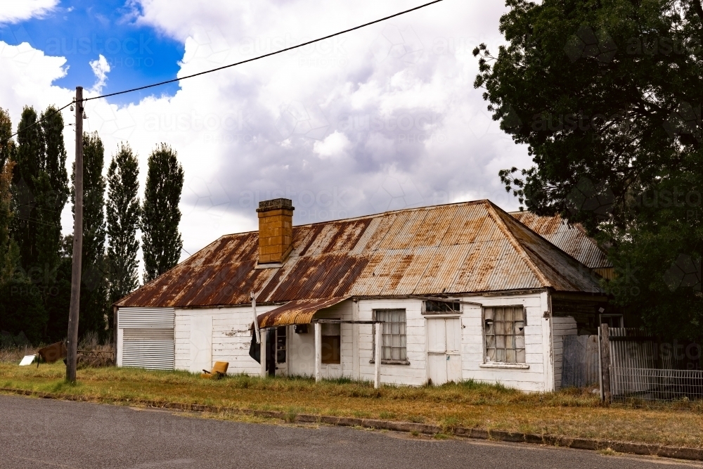 Image of Historic cottage in rural town of Cassilis in the NSW Hunter ...