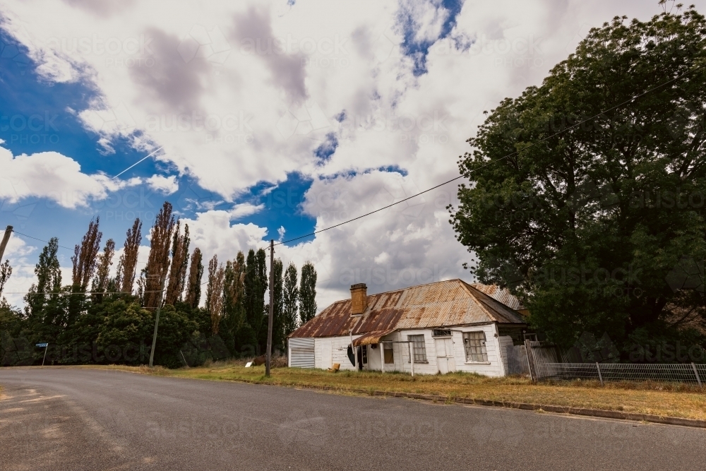 Image of Historic cottage in rural town of Cassilis in the NSW Hunter ...