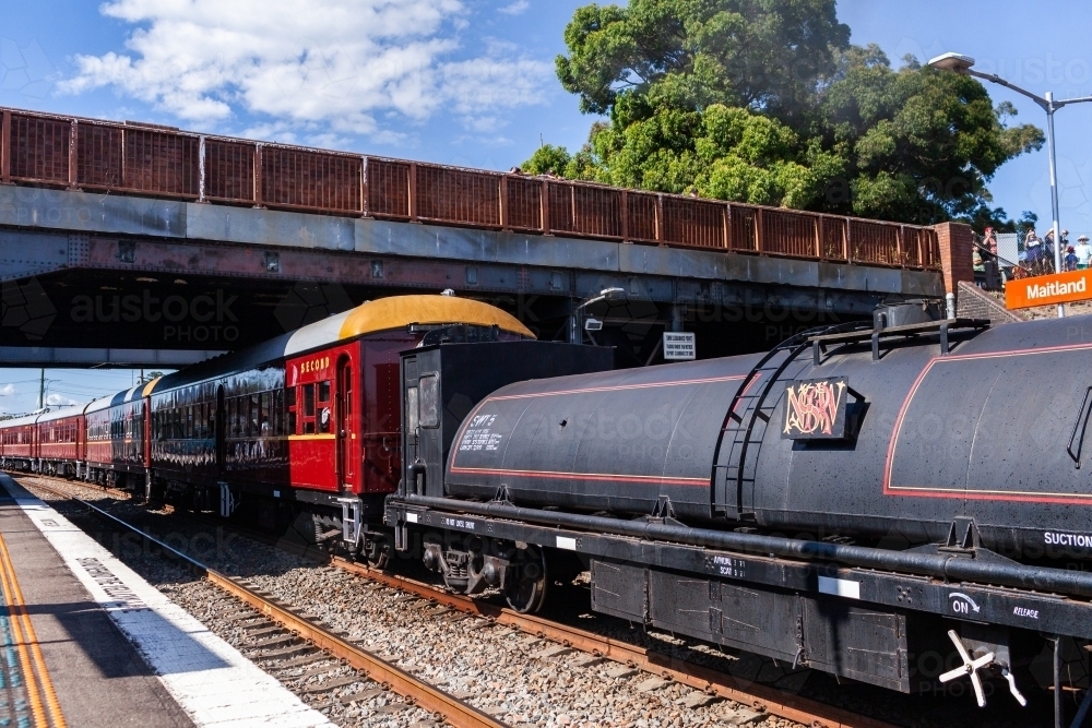 Image of Historic steam train leaving Maitland station during Steamfest ...