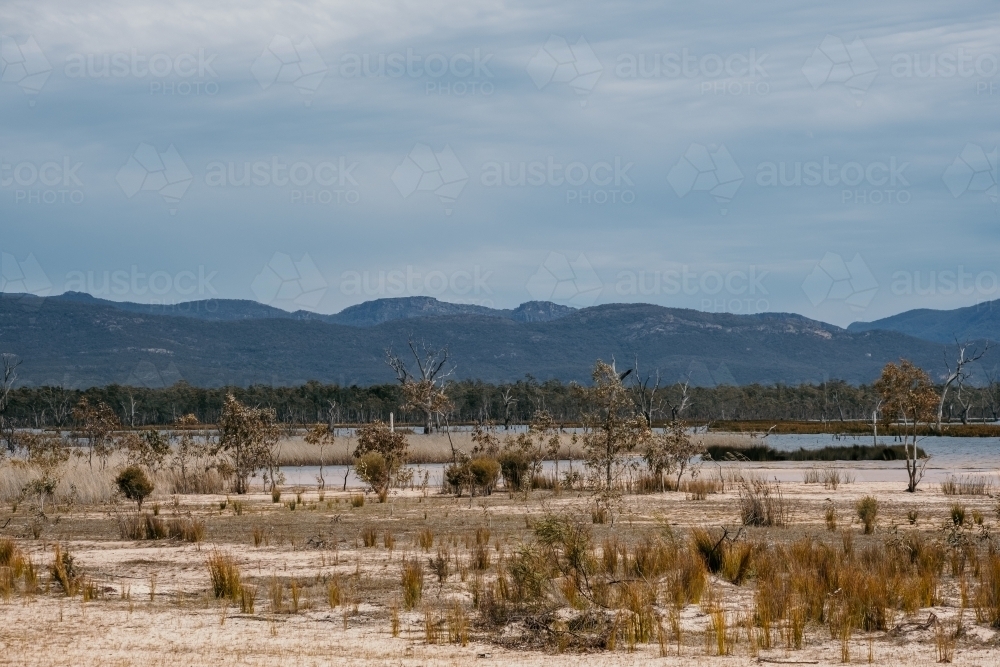 Image of Lake Fyans with the Grampians. - Austockphoto