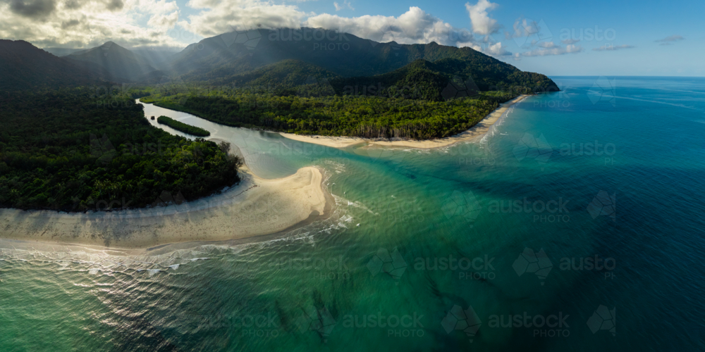 Image of Landscape of the Daintree Coast - Austockphoto