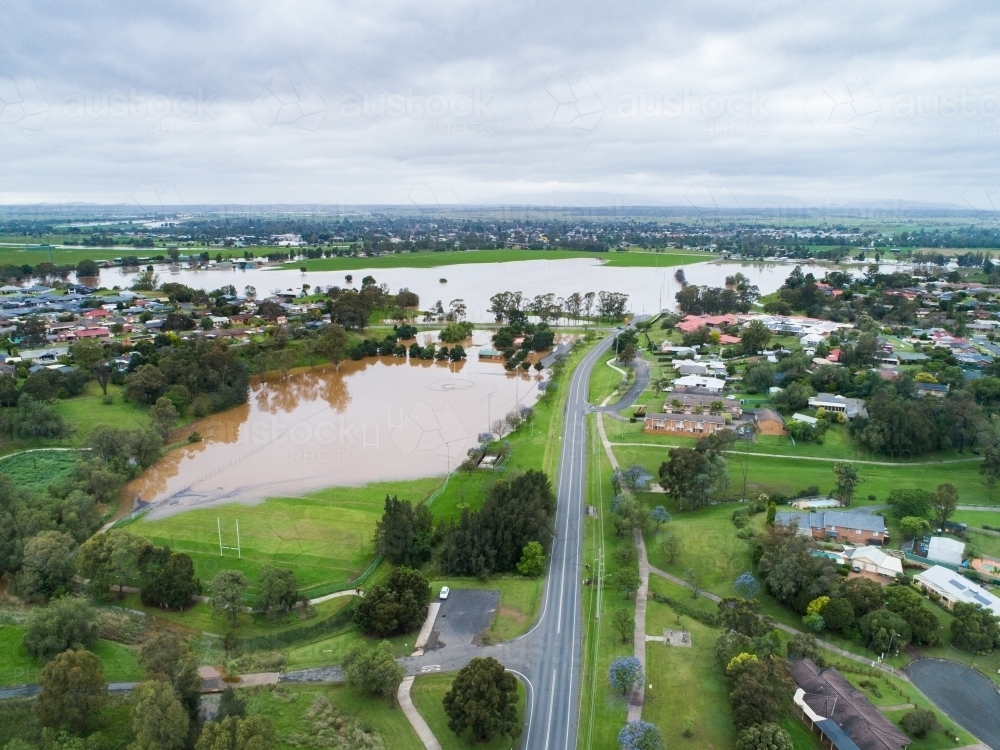 Image of Looking down bridgeman road in singleton towards backflow of ...
