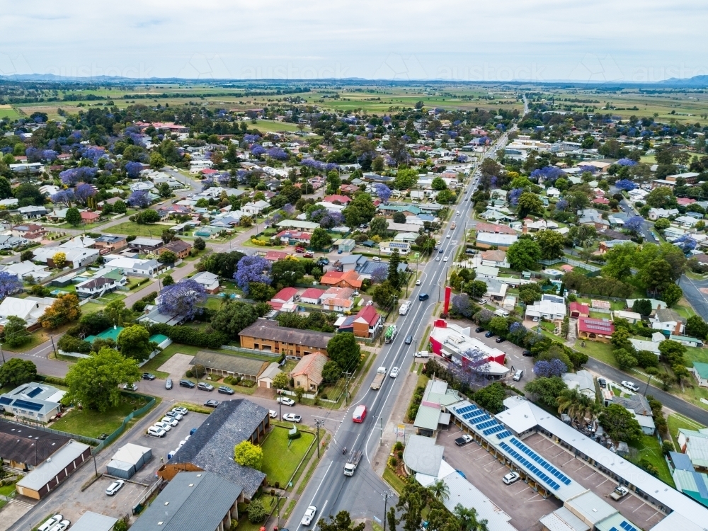 Image of Main road highway through country town of singleton - Austockphoto