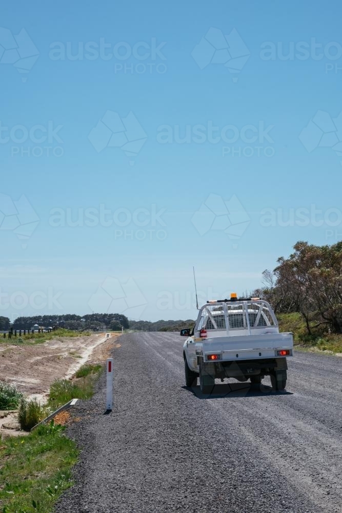 Image of Mine site work ute returning to site - Austockphoto