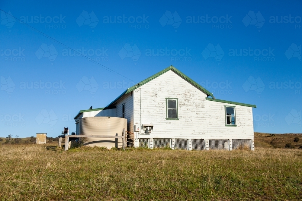 Image of Mirannie hall on sunlit day in small rural town - Austockphoto