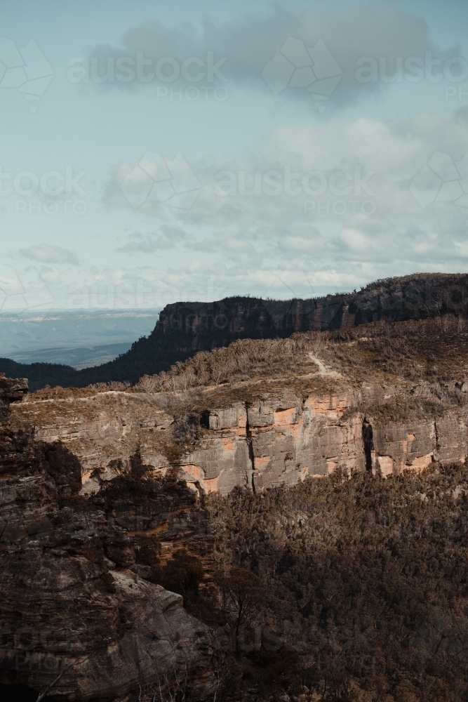 Image of Narrow Neck Plateau Trail as seen from Cahill's Lookout, Blue ...