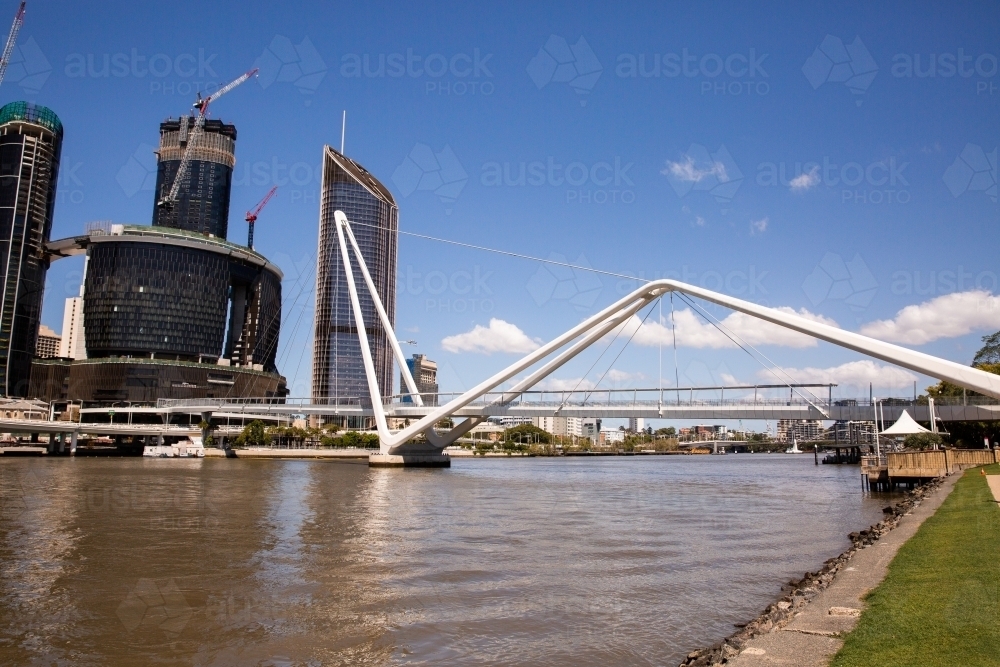 Image of Neville Bonner Bridge stretching over the Brisbane River ... Image of Neville Bonner Bridge stretching over the Brisbane River ...