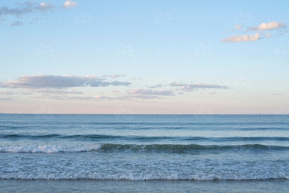 Image of Ocean horizon in late afternoon - Austockphoto