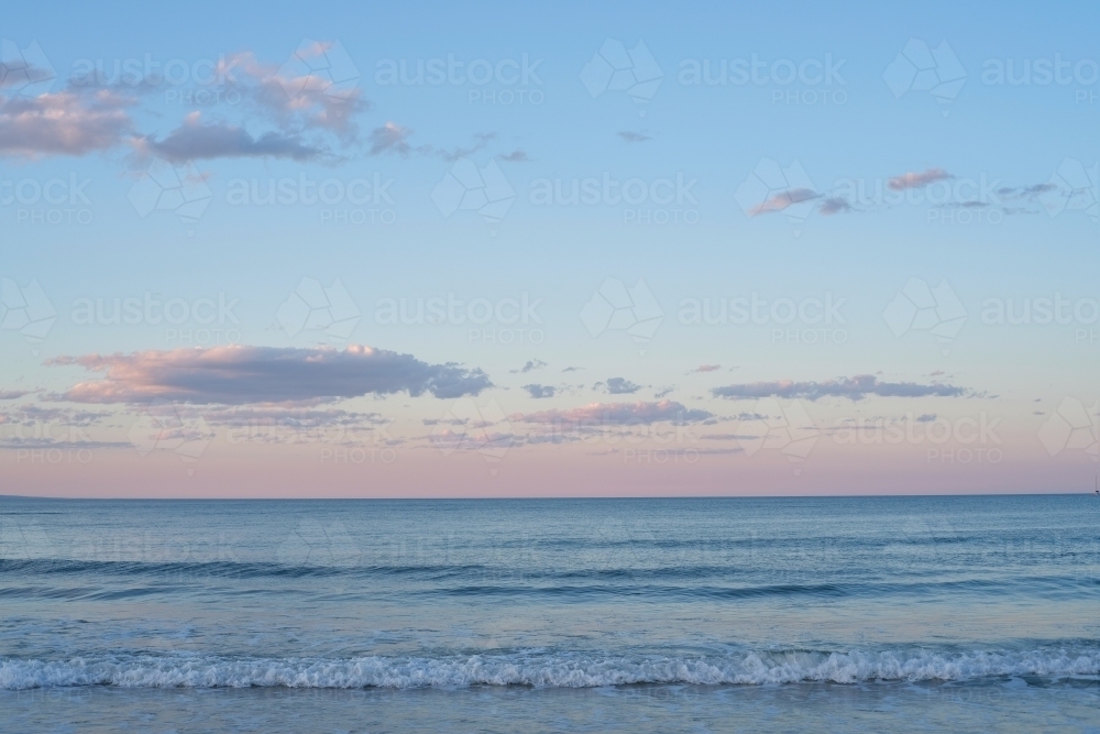 Image of Ocean horizon in late afternoon - Austockphoto