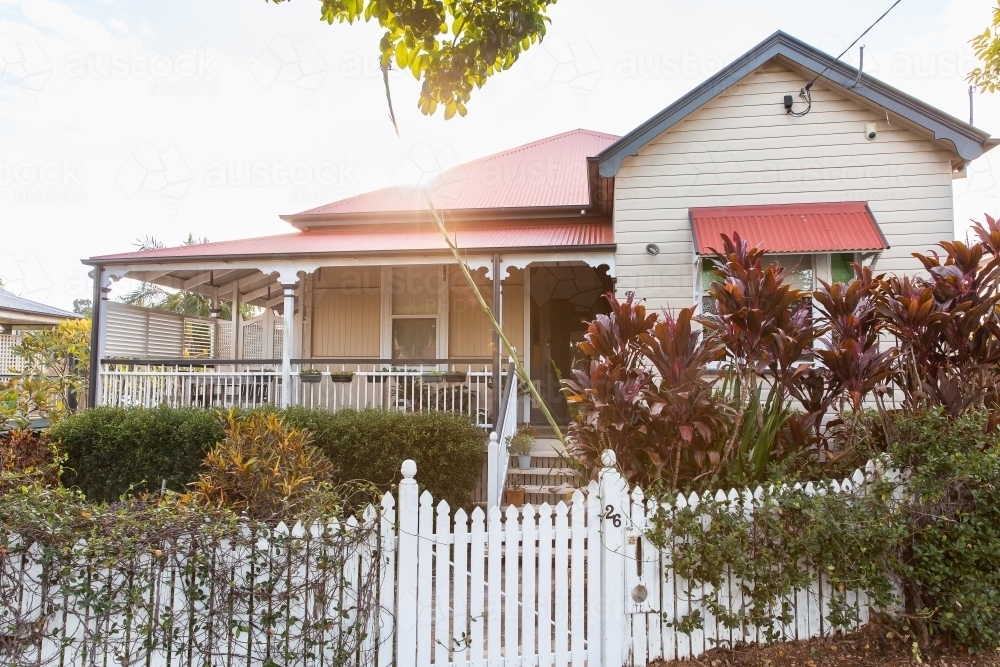 Image of old Queenslander style house in Brisbane suburbs with an ...