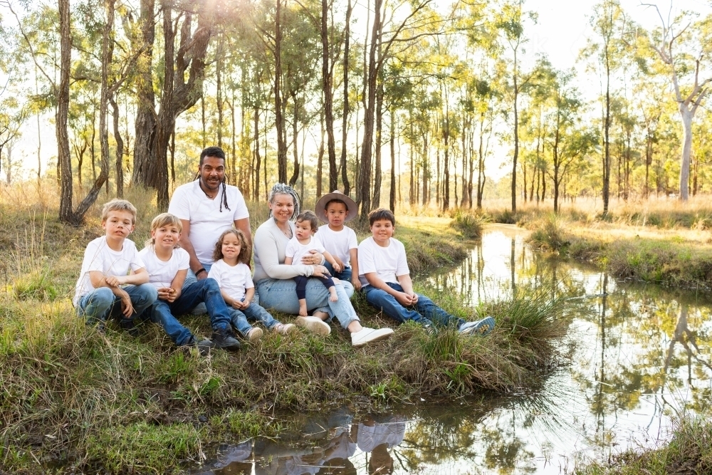 Image of Portrait of happy aboriginal family with lots of children ...