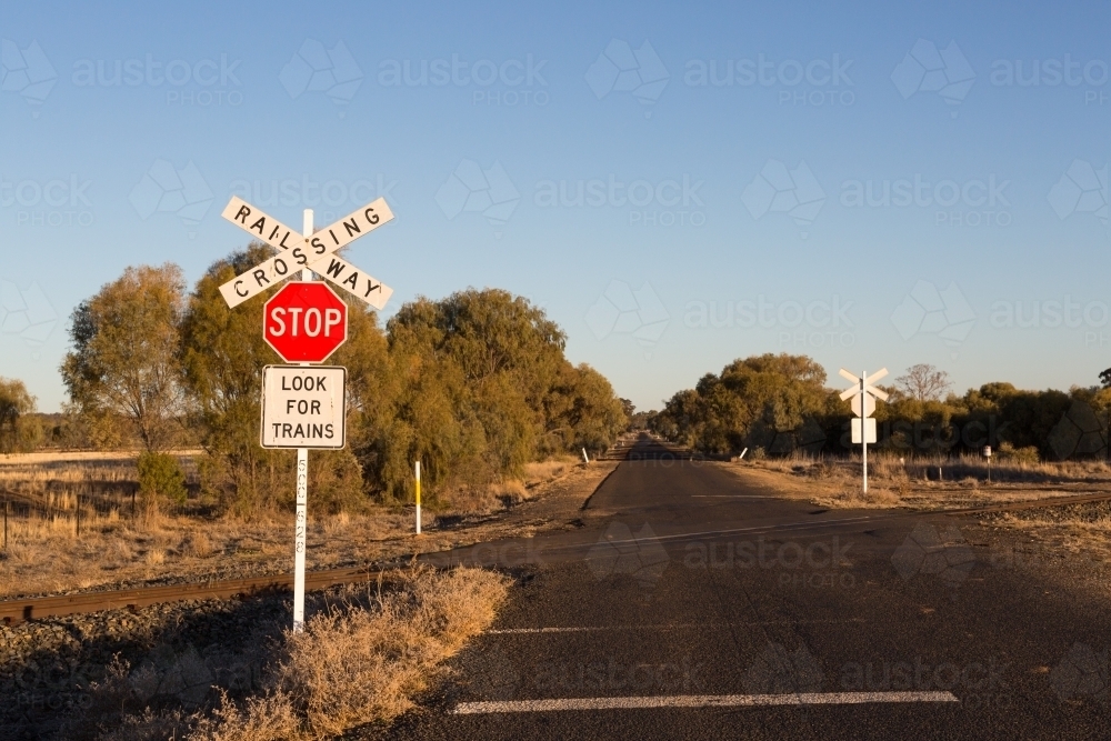 Image of Railway crossing stop look for trains sign - Austockphoto