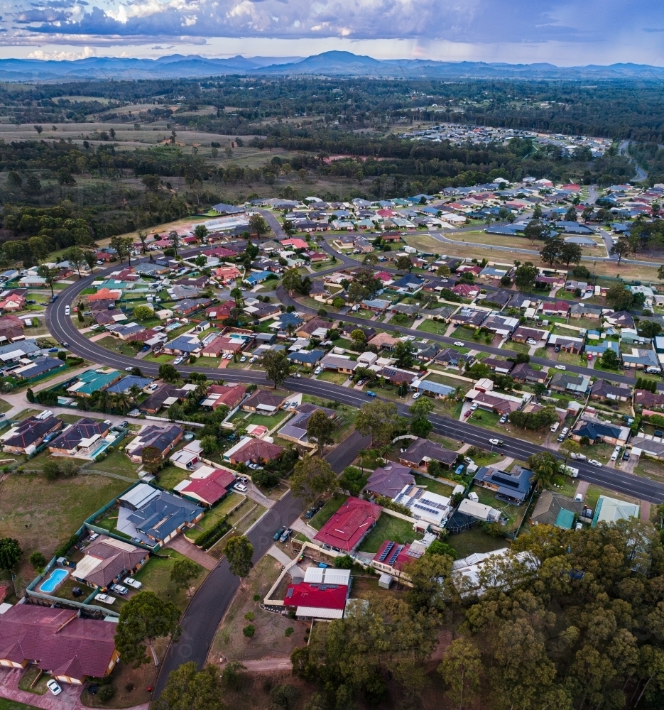 Image of Residential housing area at the edge of a country town ...
