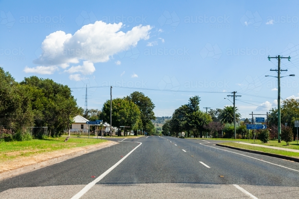Image of Road into country town of Merriwa, inland NSW with road signs ...