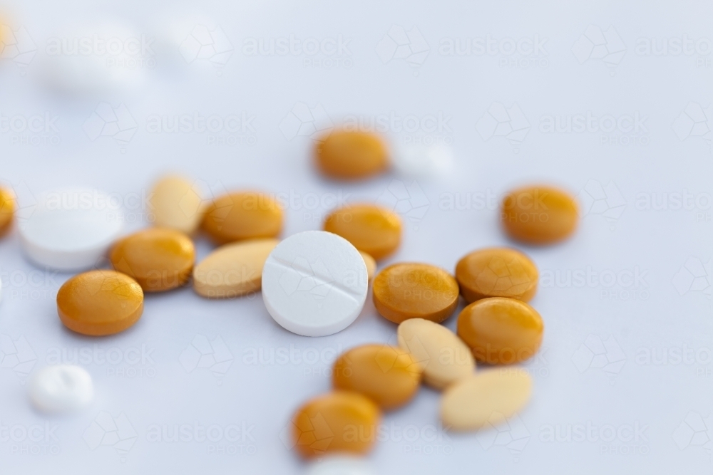 Image of Scattered tablets focus on endone pain relief (oxycodone ...