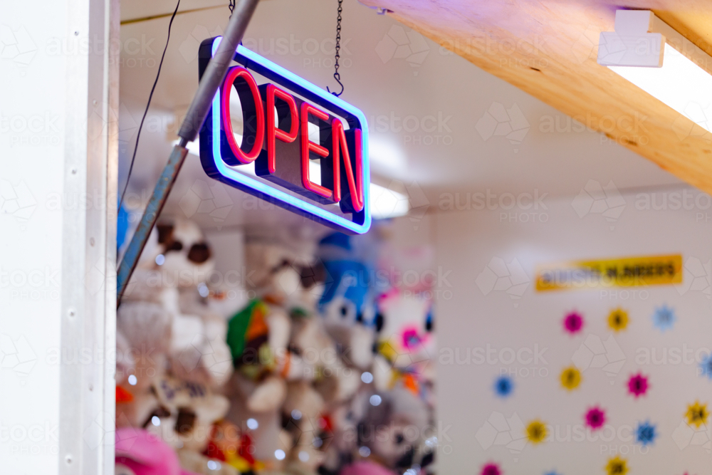 Image of sideshow alley carnival game at country show - Austockphoto