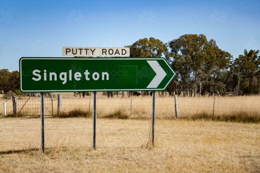 Image of Sign showing directions along putty road to Singleton ...