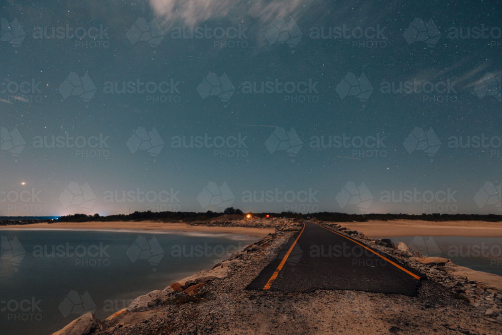 Image of Starry night over the Iluka breakwall, long exposure ...