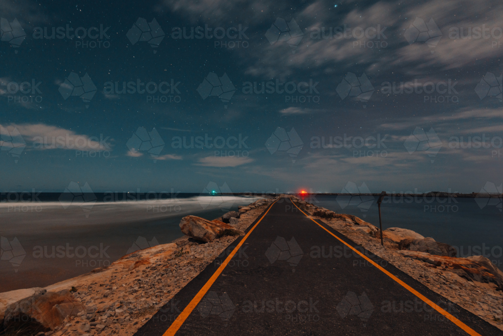 Image of Starry night over the Iluka breakwall, long exposure ...