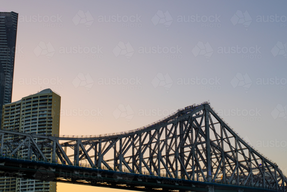 Image of Storey Bridge in Brisbane at dusk - Austockphoto