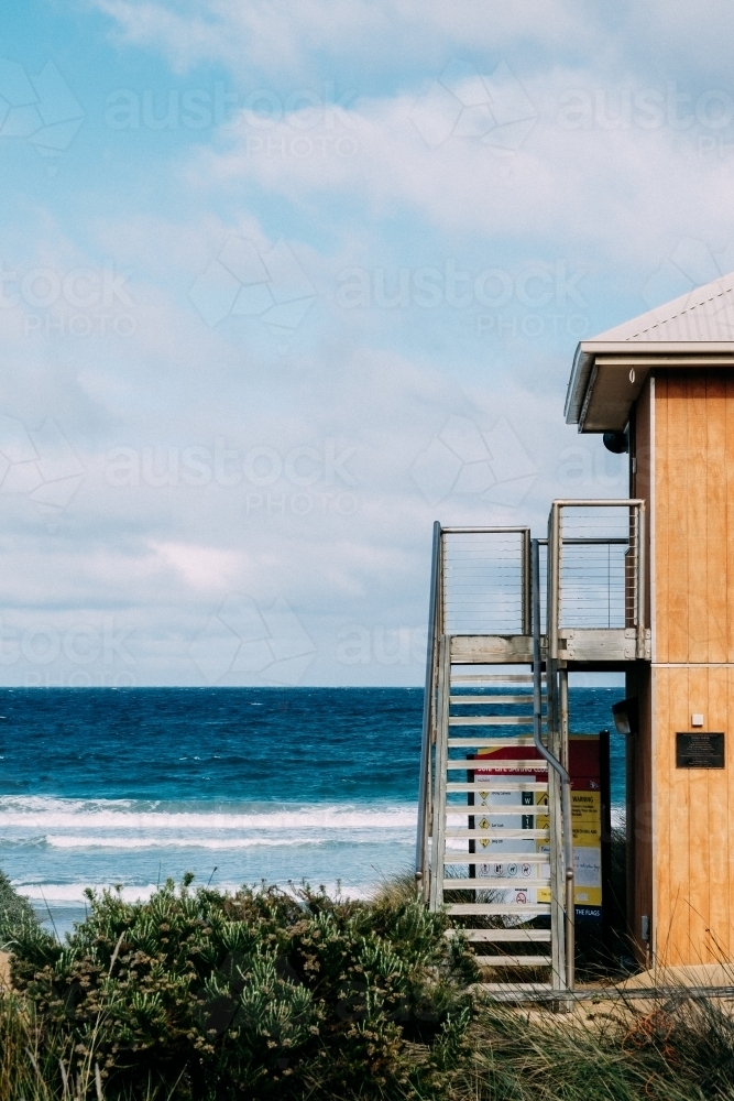 Image of Surf Life Saving hut on beach - Austockphoto