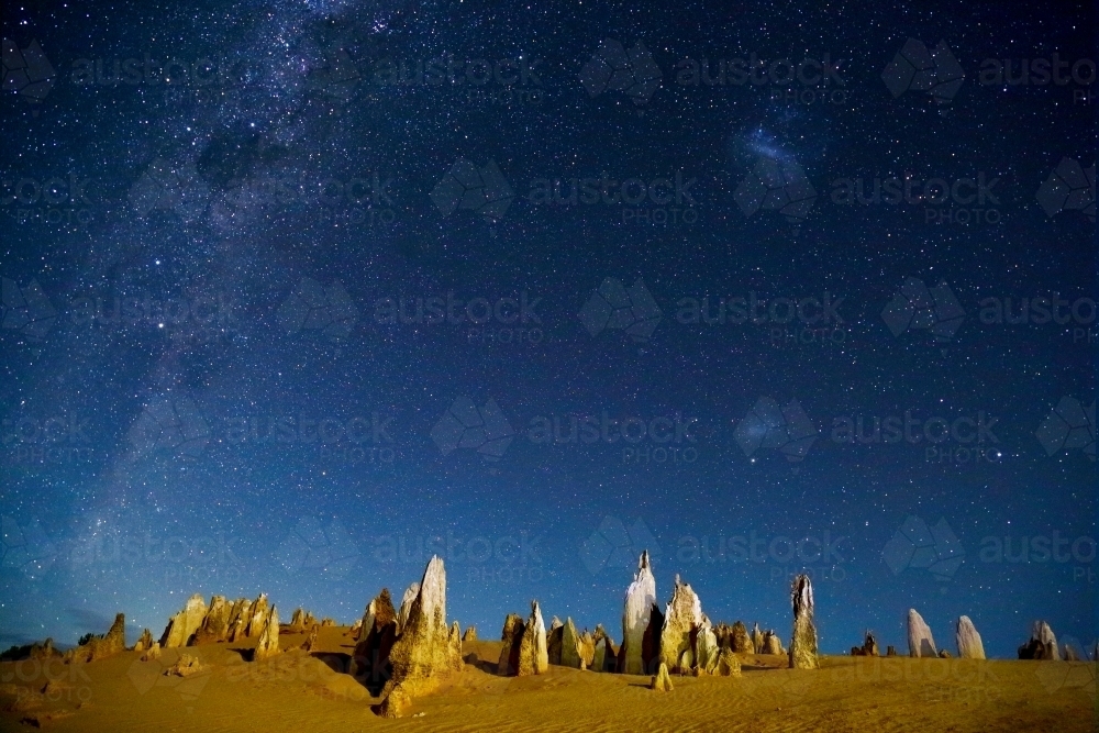 Image of The Pinnacles, Western Australia at night - Austockphoto