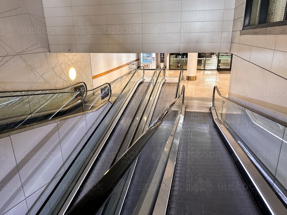 Image of travelators from shopping centre car park to shots - Austockphoto