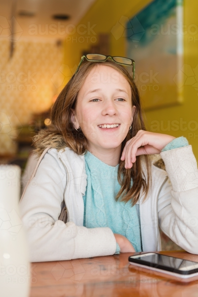 Image of tween girl with glasses - Austockphoto