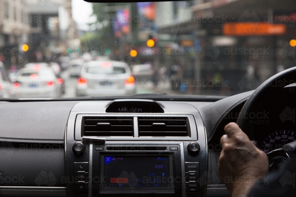 Image of View from inside a taxi looking out at sydney traffic ...