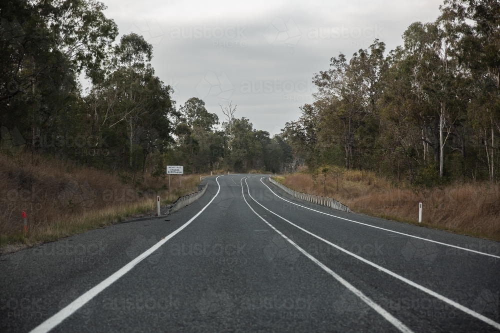 Image of view of the Bruce Highway in Central Queensland - Austockphoto