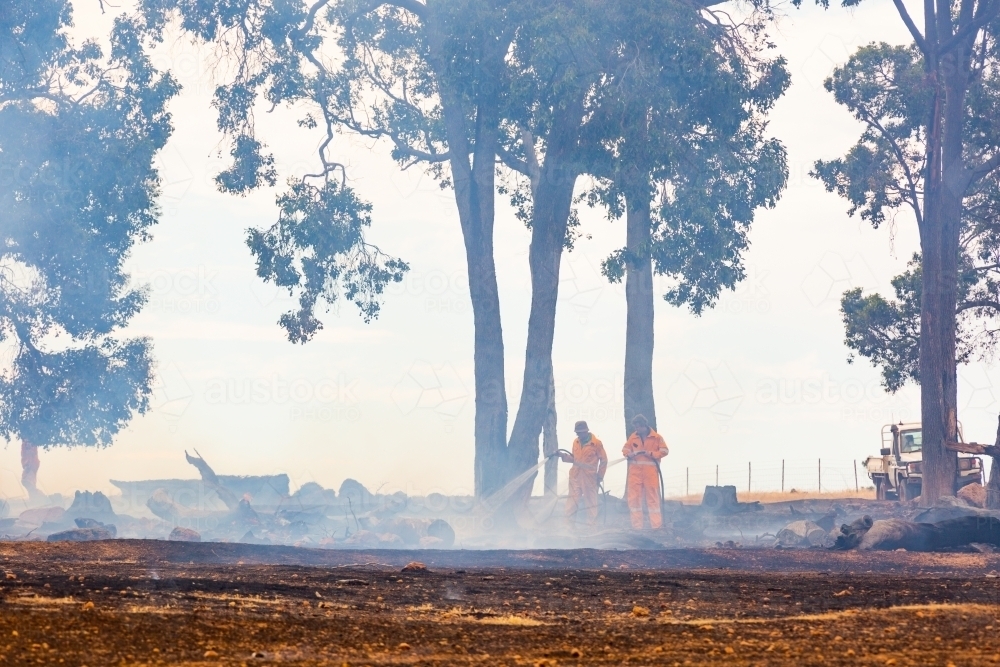 Image of Volunteer bush fire brigade attending a fire - Austockphoto
