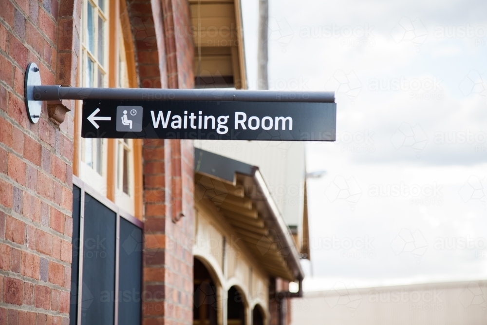 Image of Waiting room sign at Gunnedah train station - Austockphoto