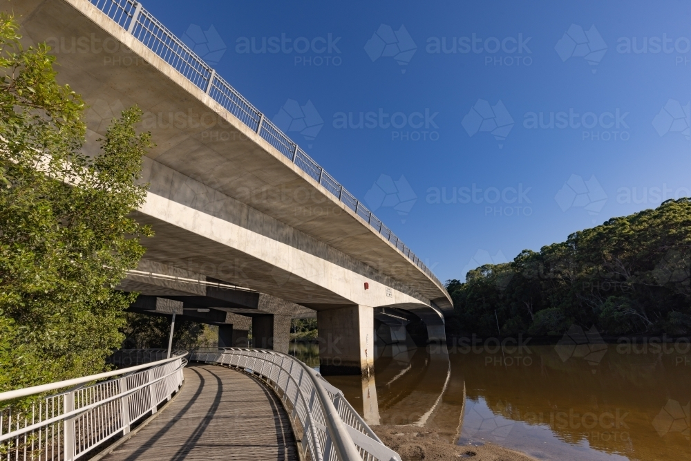 Image of Walkway under motorway bridge crossing the Brunswick River ...
