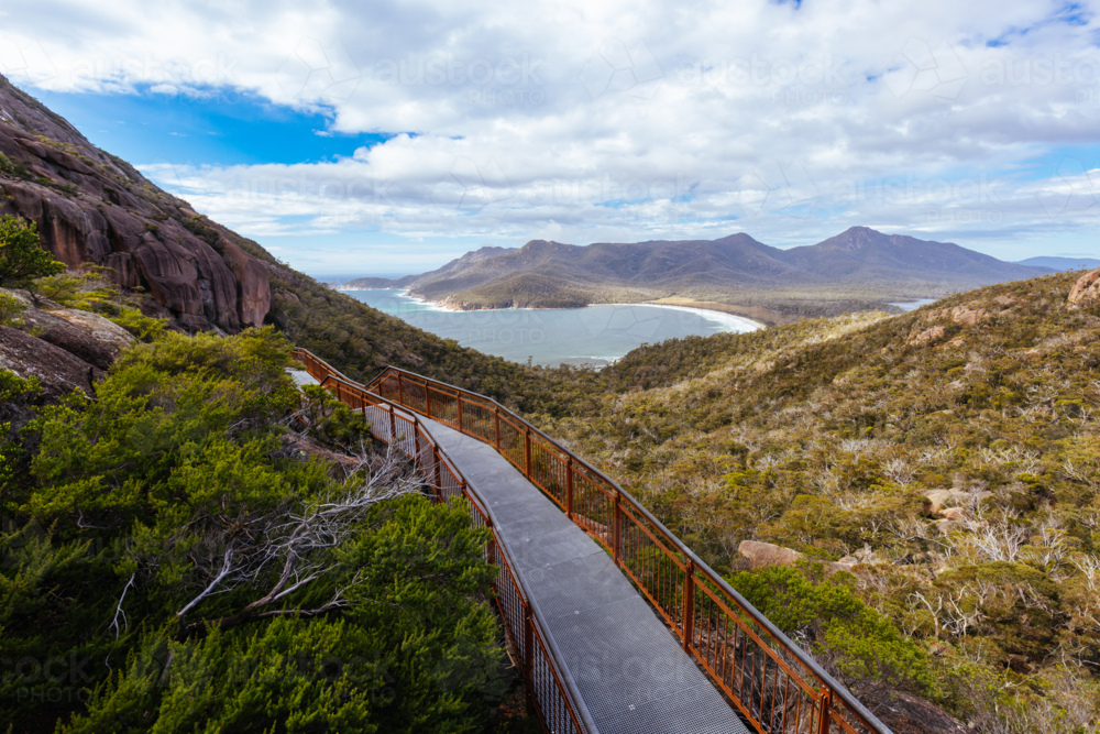 Image of Wineglass Bay from the lookout and walkway on the Freycinet ...
