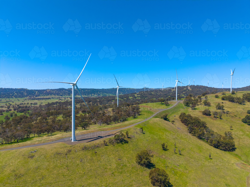 Image of Wite Rocks wind and solar farm near glen innes, new south ...